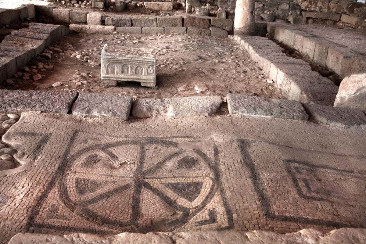 Does the discovery of a second synagogue in Migdal refocus our ...