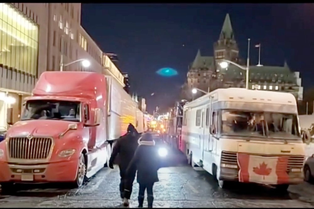 Police snipers monitoring ‘Freedom Convoy 2022’ from Ottawa rooftops ...
