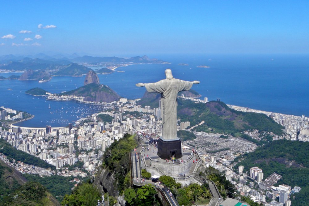 Brazilians Lifting Jesus Up Around the World – OpentheWord.org