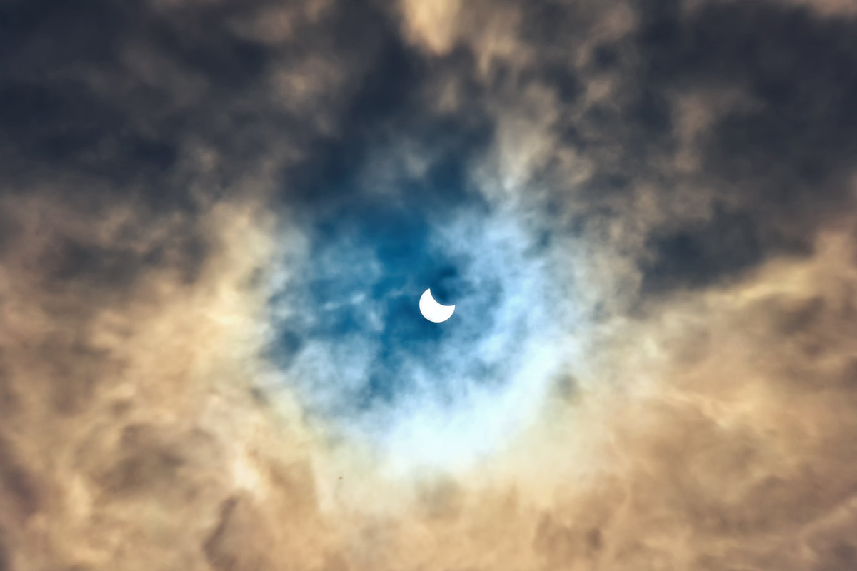 A partial solar eclipse in Israel has Orthodox Jews wondering ...