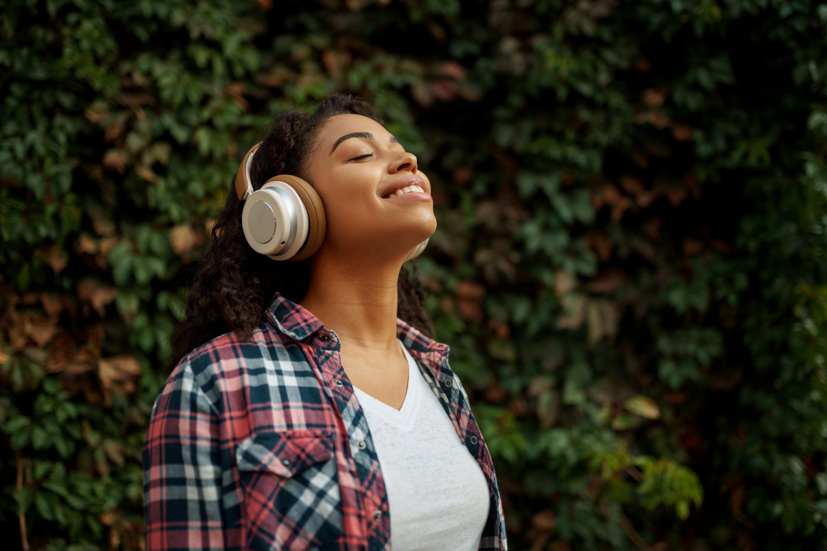 The Power of Christian Music in Your Home – OpentheWord.org