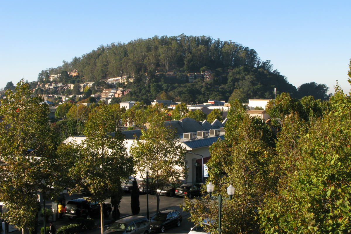 California city uses eminent domain to force the removal of a 28-foot ...