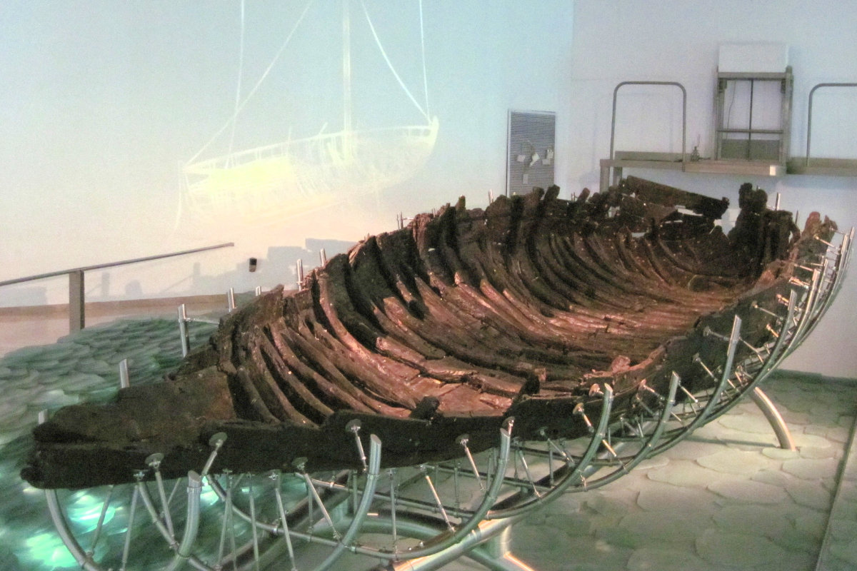 A Jesus’ boat discovered in 1986 – OpentheWord.org