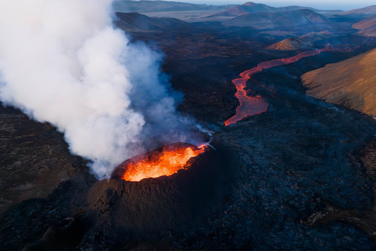Icelandic volcano creates a tornado – OpentheWord.org