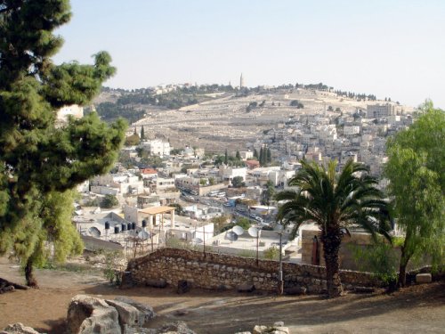 Remains of an ancient, massive moat discovered in Jerusalem ...